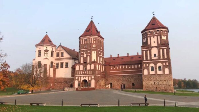Мирский замок, Беларусь – описание, история, фото