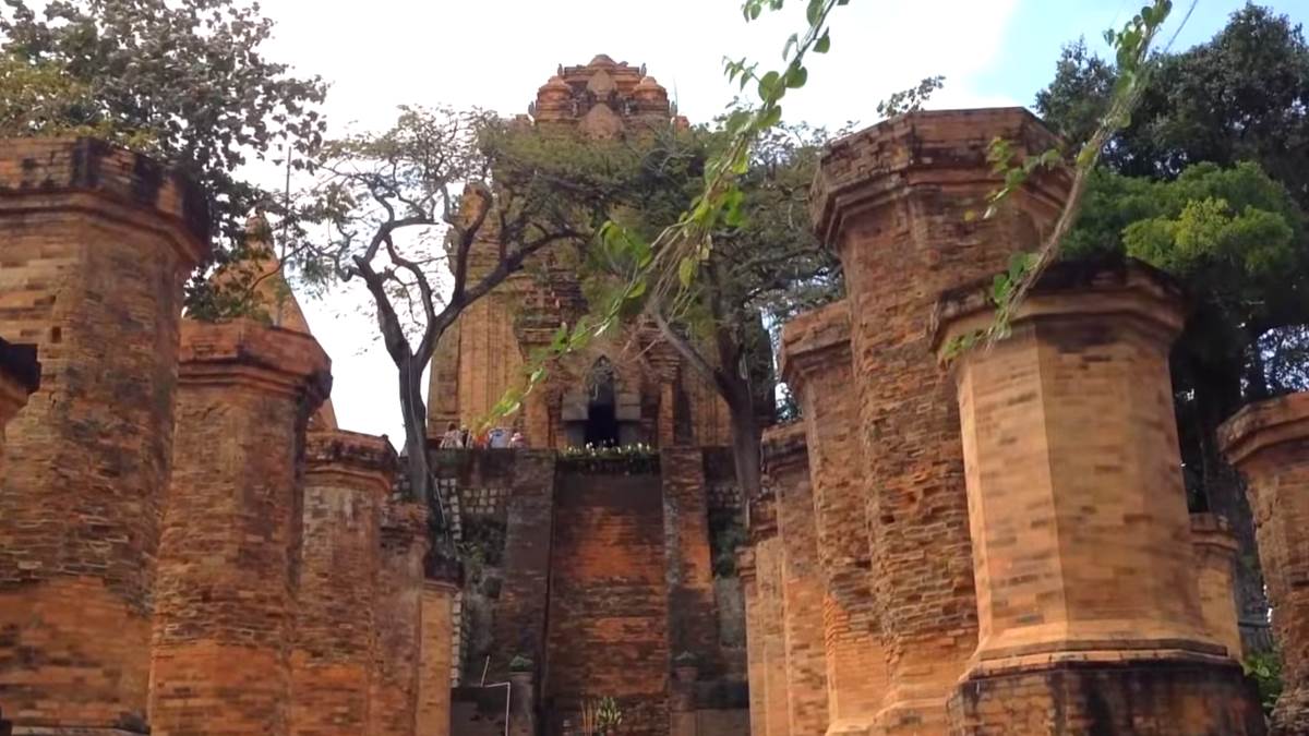 Чамские Башни По Нагар, Нячанг (Вьетнам) – фото, описание